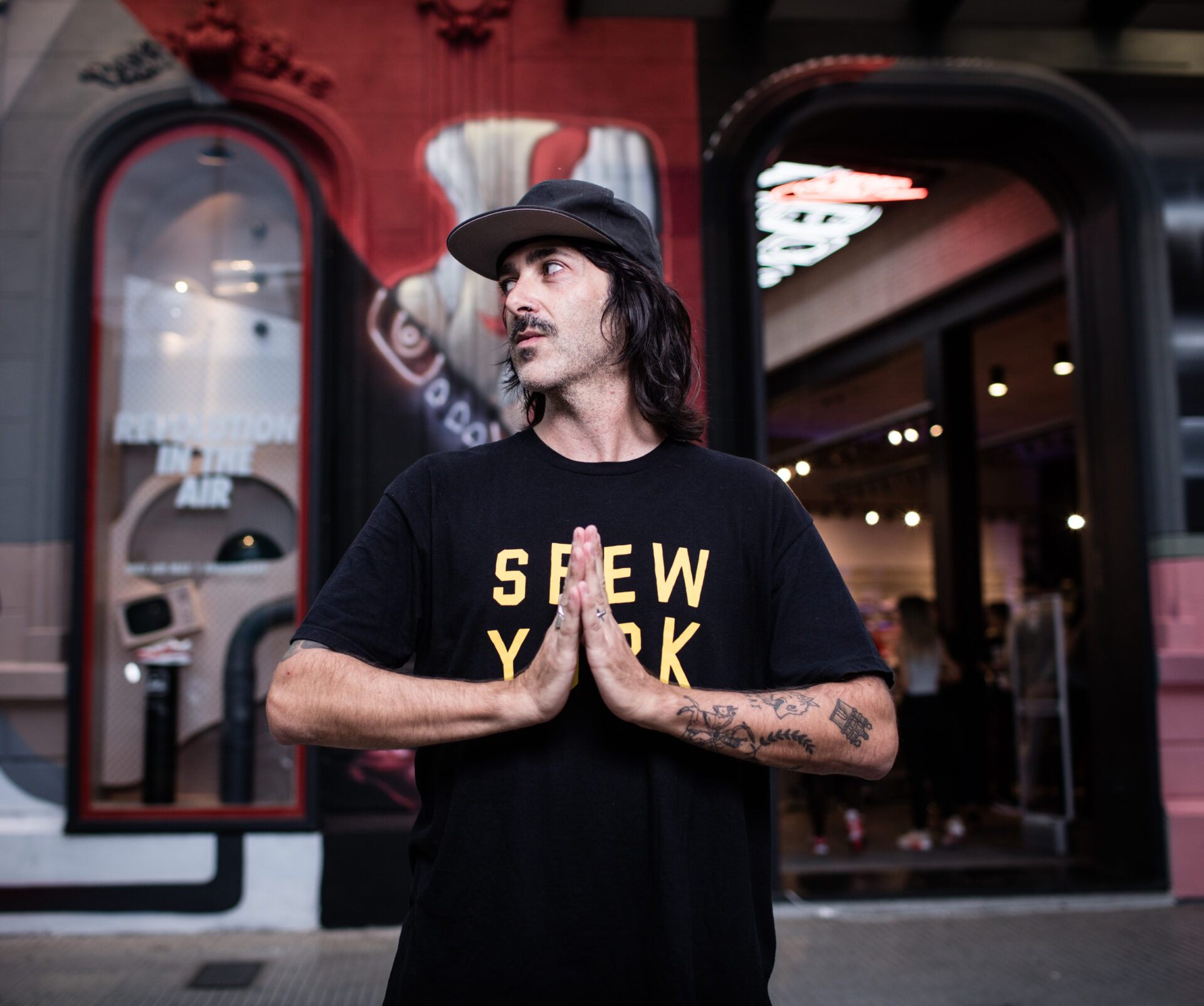 George Manta, el artista detrás de los posters de las bandas musicales ...