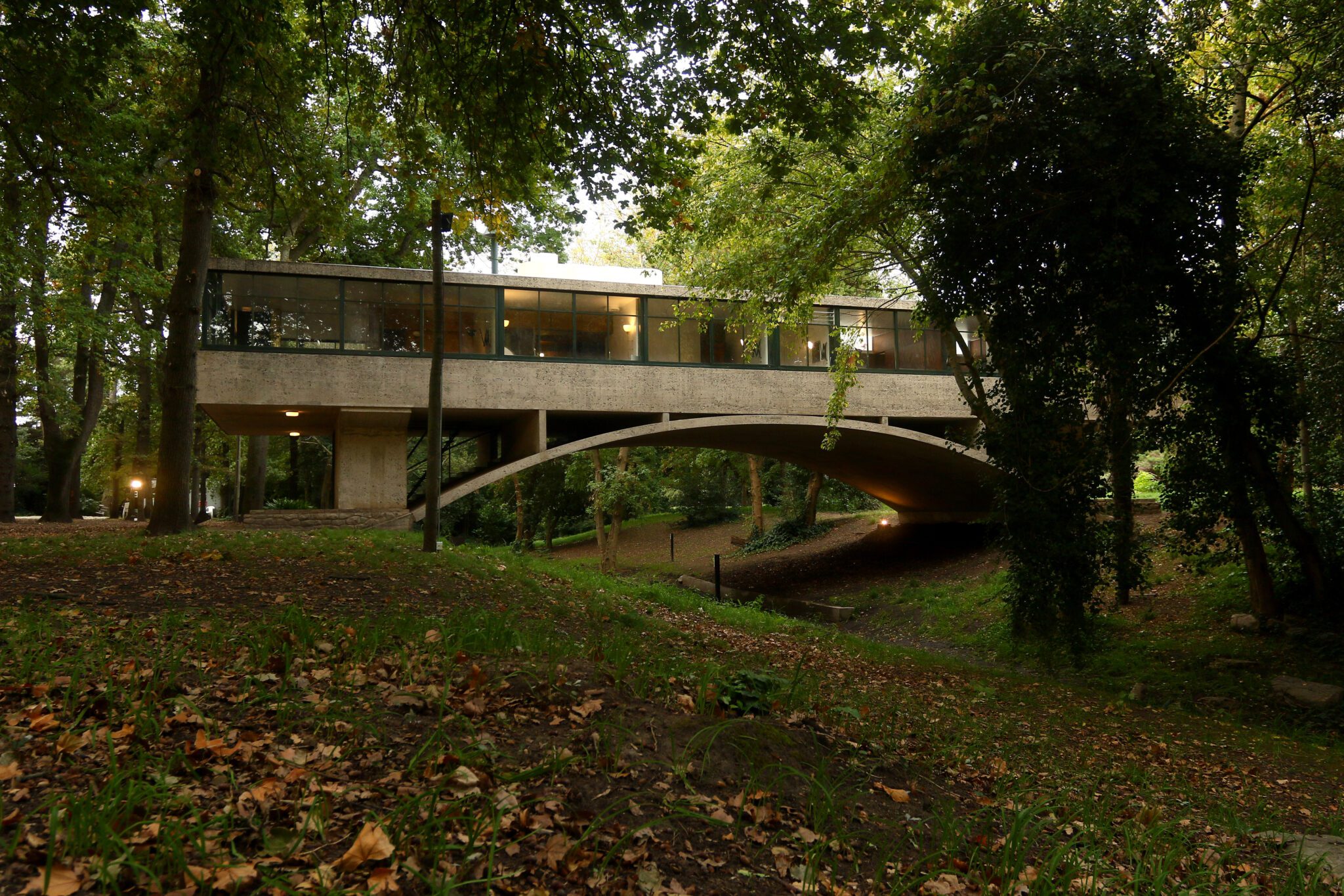 Casa sobre el Arroyo: la recuperación de un símbolo de la arquitectura ...