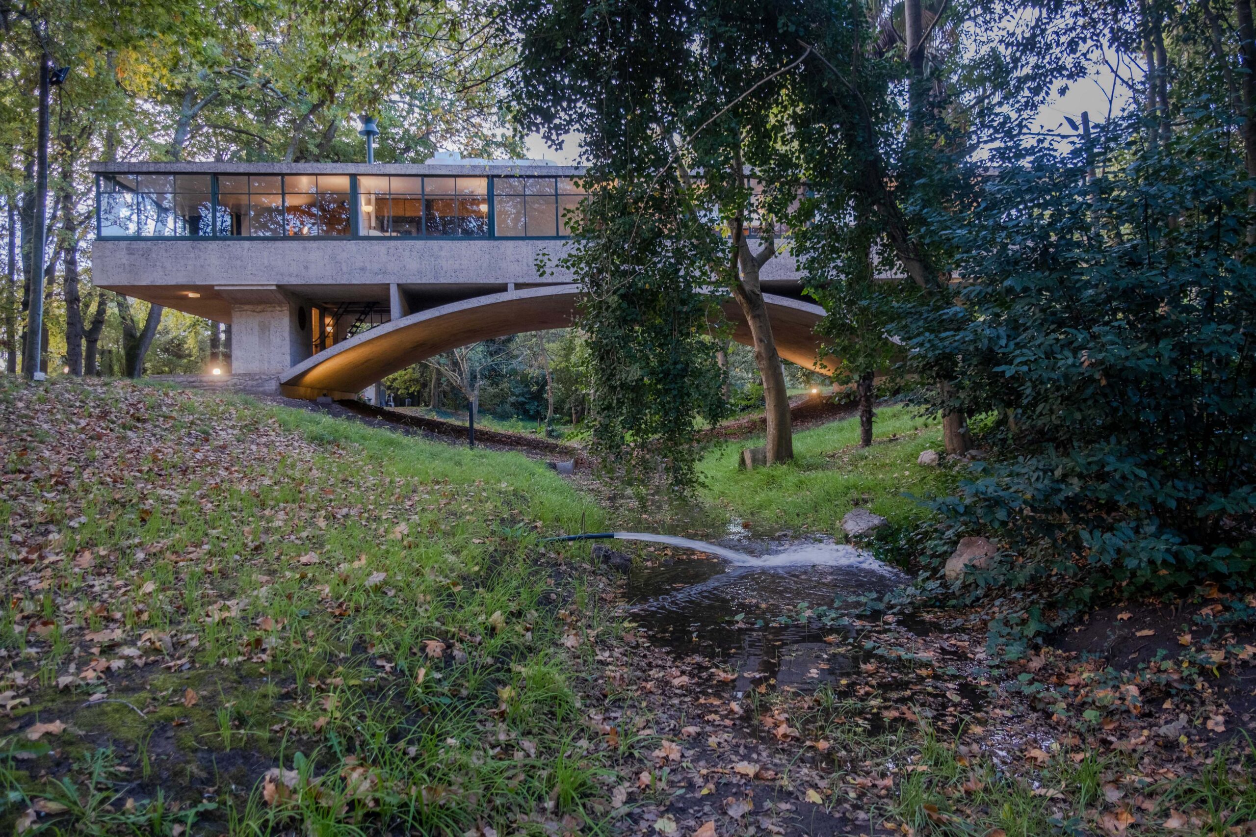 Exponen fotografías de la Casa sobre el Arroyo en una muestra en Italia ...