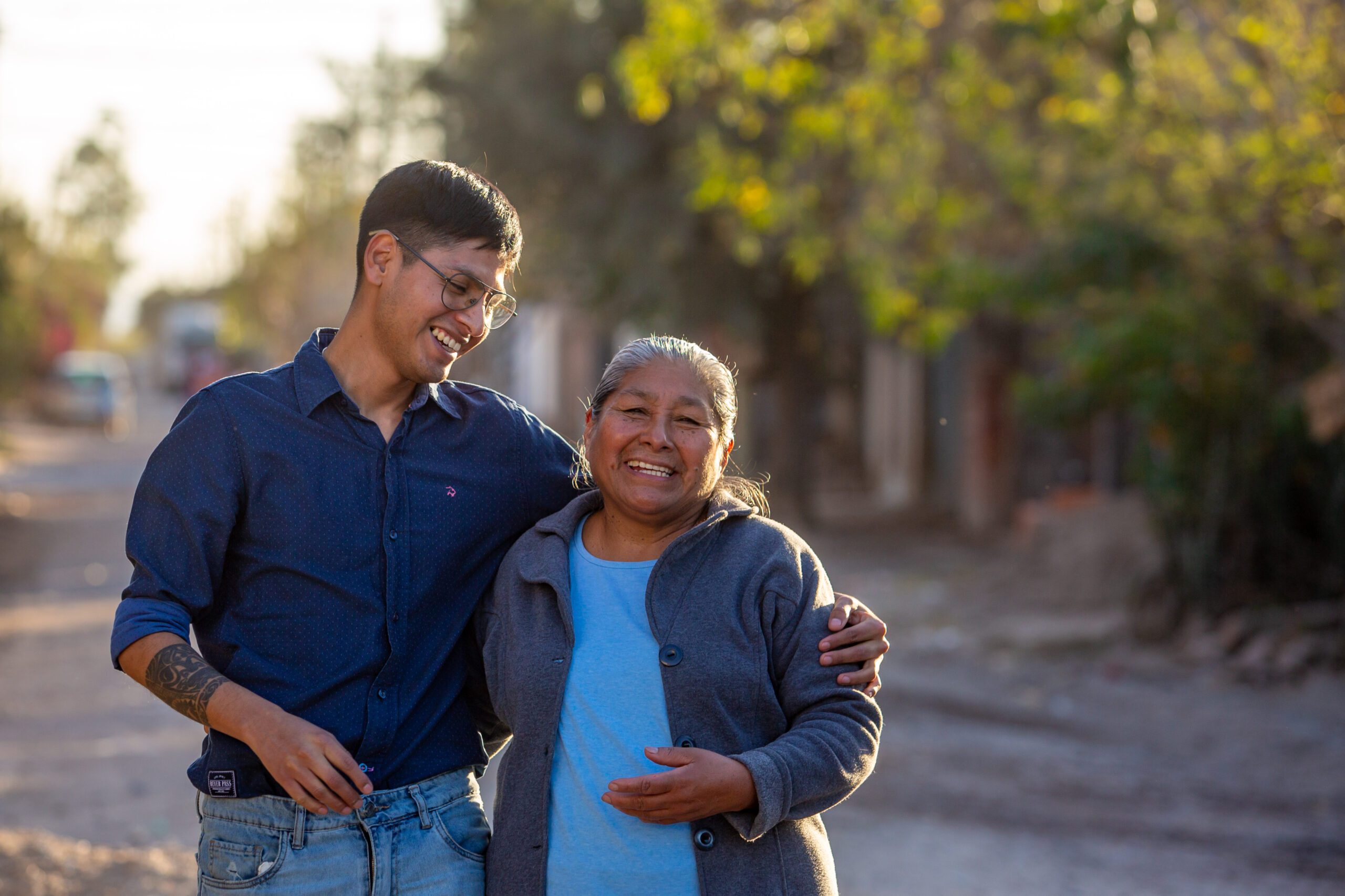 Primer universitario de su familia, se recibió de arquitecto y sueña ...