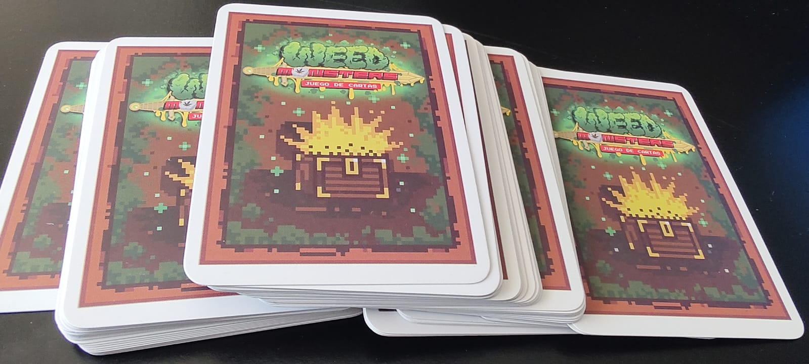 Weed Monsters: un juego de cartas cannábico para freaks y fumones ...