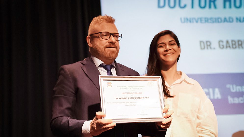 Triple título honoris causa para el científico Gabriel Rabinovich ...