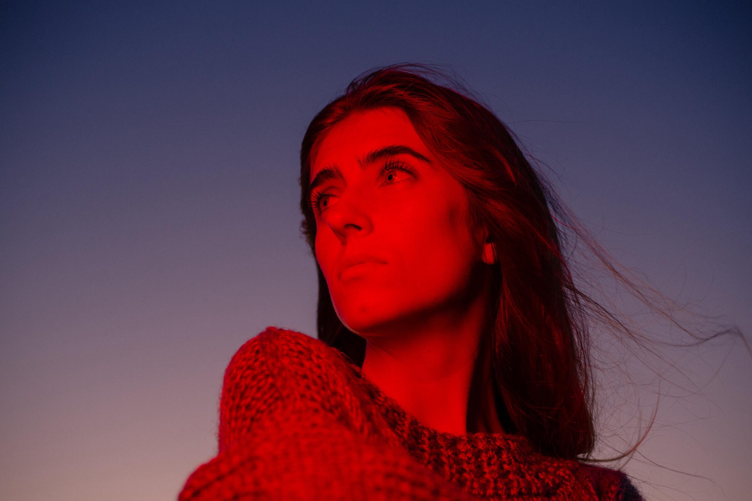 Judith debuta en solitario con “A la distancia”, un viaje íntimo de ...